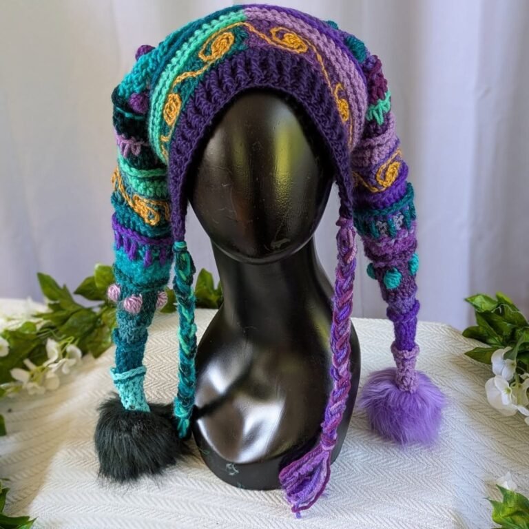 Crocheted jester hat – Pattern - CURIOSODAWEB.COM