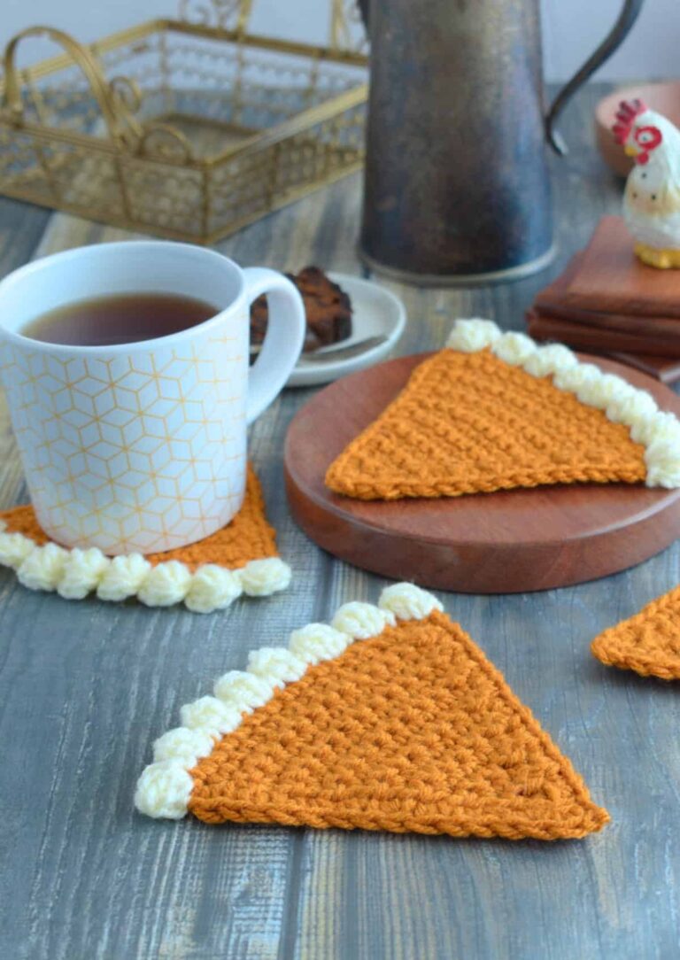 Crochet Pumpkin Pie Slice Coaster - Pattern - CURIOSODAWEB.COM